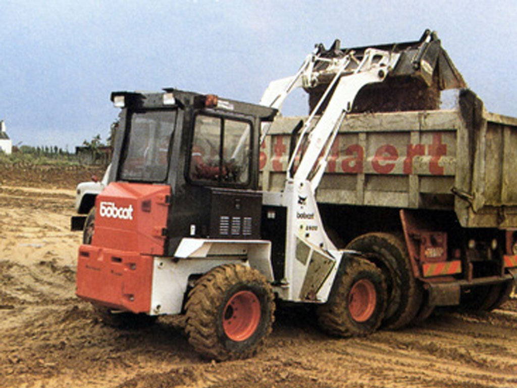 BOBCAT 2400 — TractionSourceUSA.com